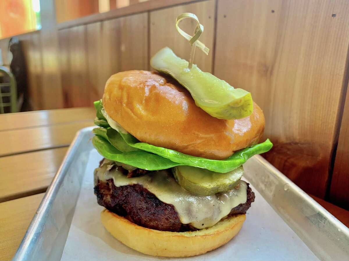 Alison Cook's Burger Friday: Loro in the Heights smokes up a star