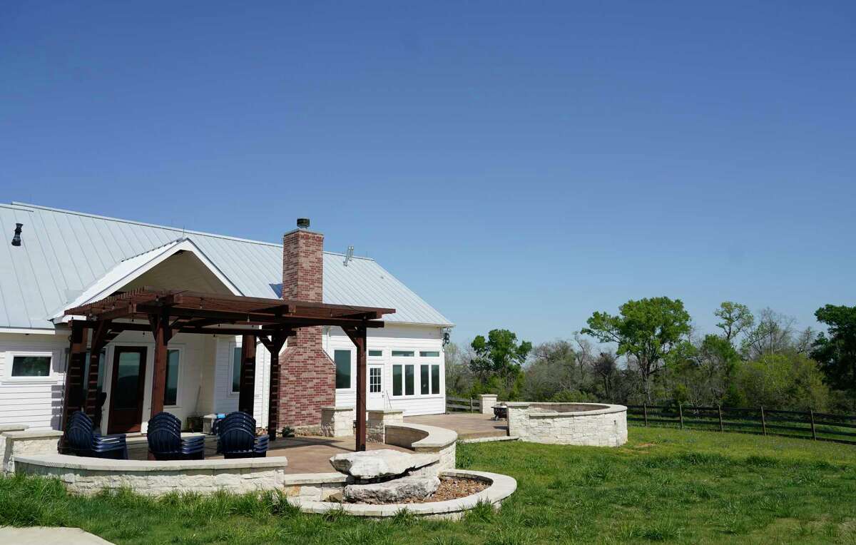 With wildflowers all around, Houston family finds a vacation retreat in ...