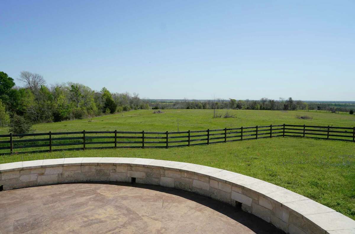 With wildflowers all around, Houston family finds a vacation retreat in ...