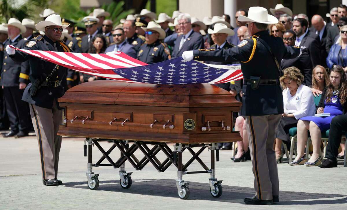 At funeral of slain Harris County deputy Darren Almendarez, his widow ...