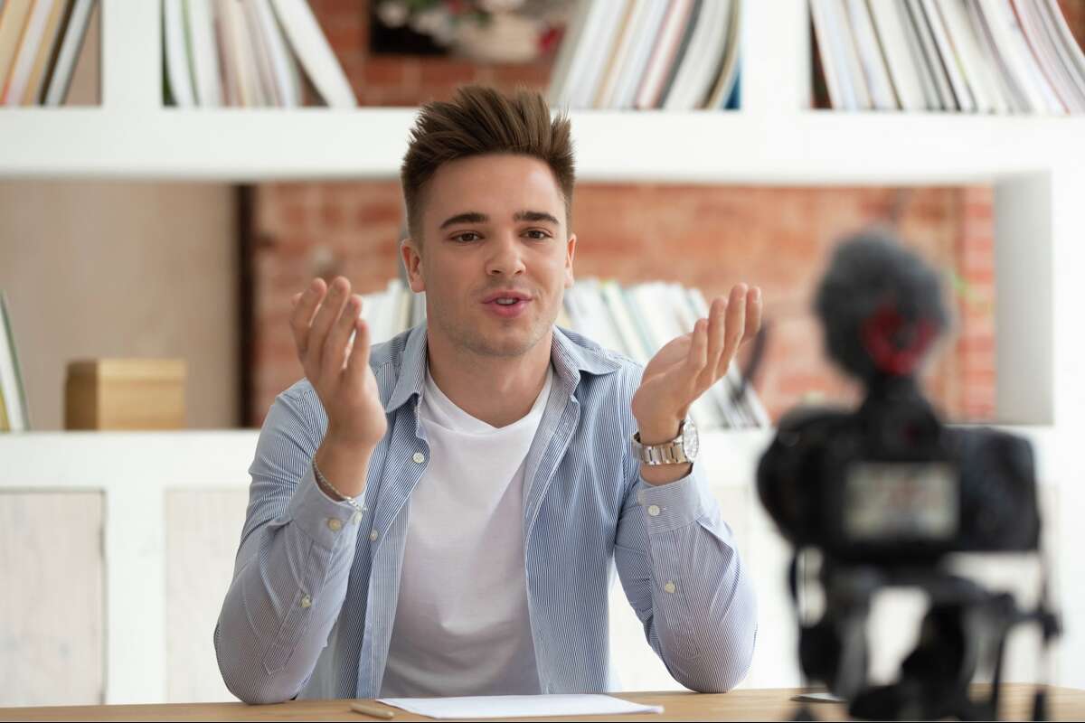 7 Easy Strategies for Overcoming Your Fear of Being on Camera