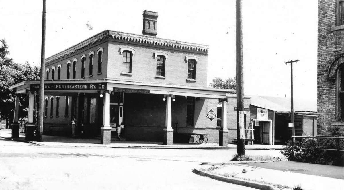 How a new train depot pushed 1920s Manistee into the 'modern era'