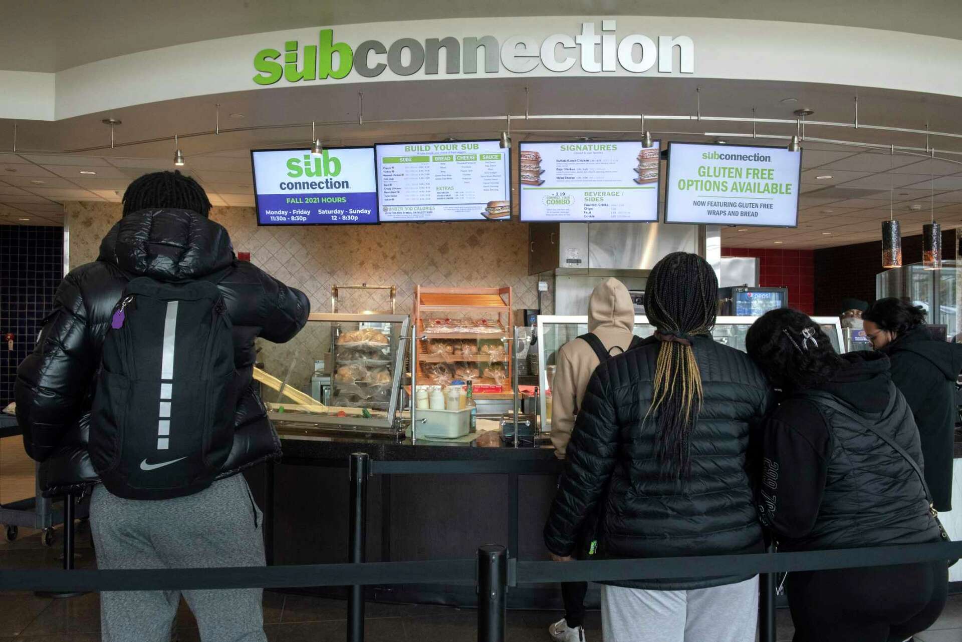 Local college food evolves from 'scoop and serve' cafeteria to finer ...