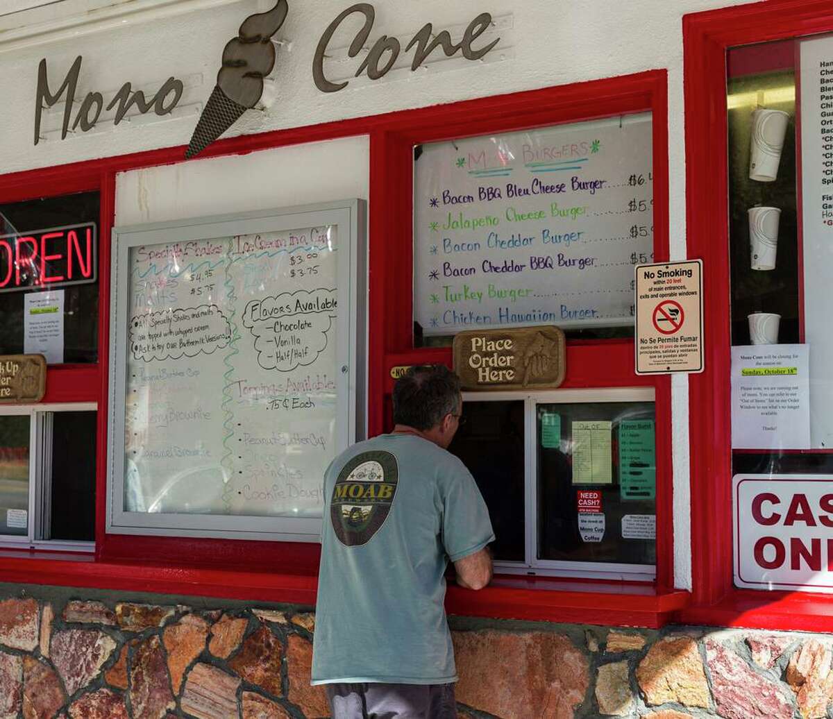 California Road Trip: Explore the Eastern Sierra along Highway 395