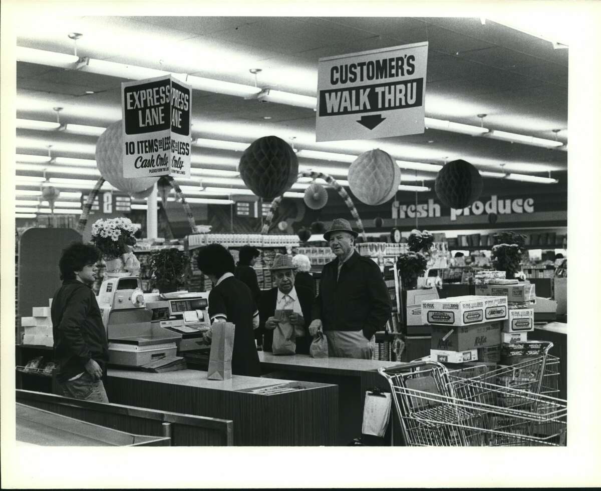 San Antonio grocery shopping before H-E-B meant going to Handy Andy