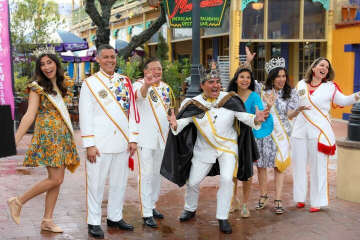 San Antonio anchor Ernie Zuniga stepping away from KABB