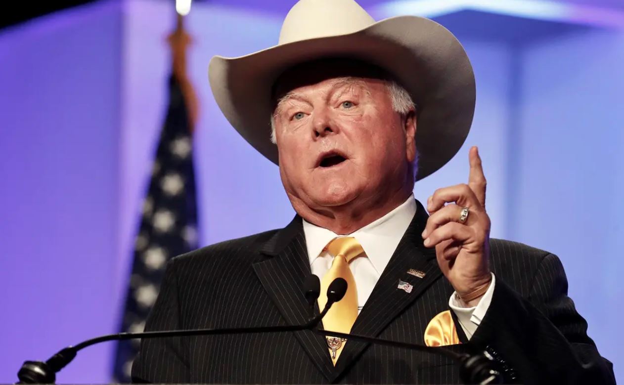 Texas leader orders new dress code focused on 'biological gender'