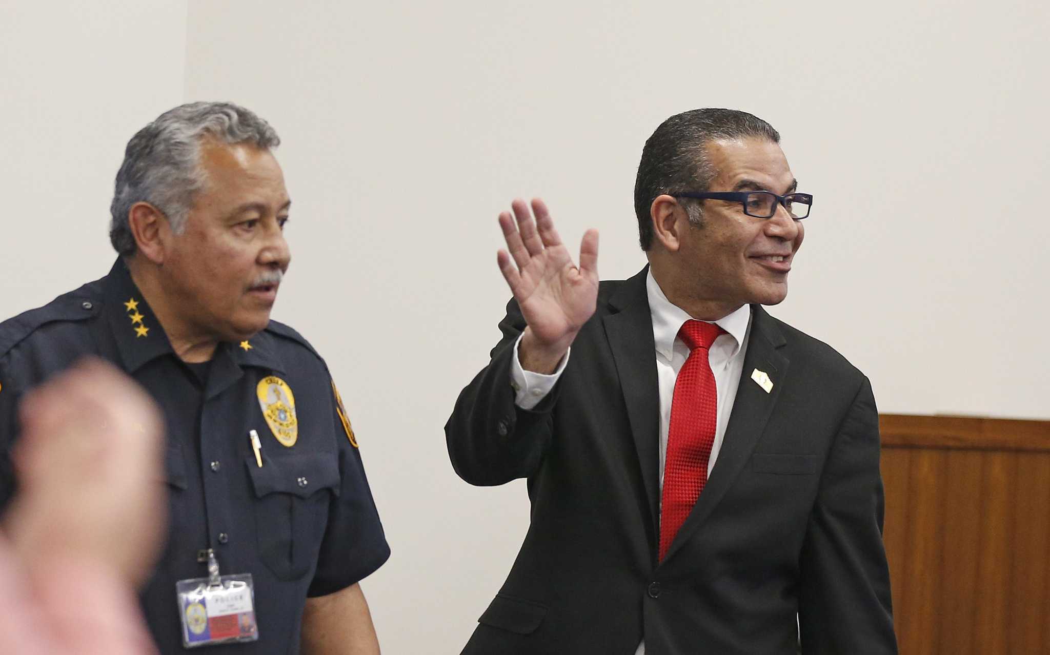 ‘Every single student:’ San Antonio ISD superintendent finalist is ...