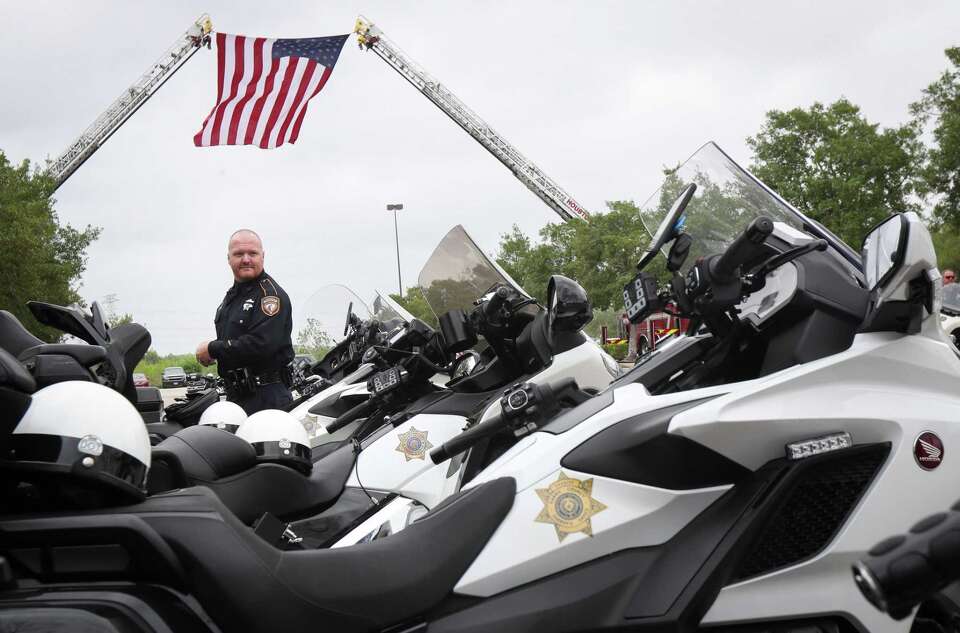 Harris County constable’s deputy Jennifer Chavis remembered at funeral ...