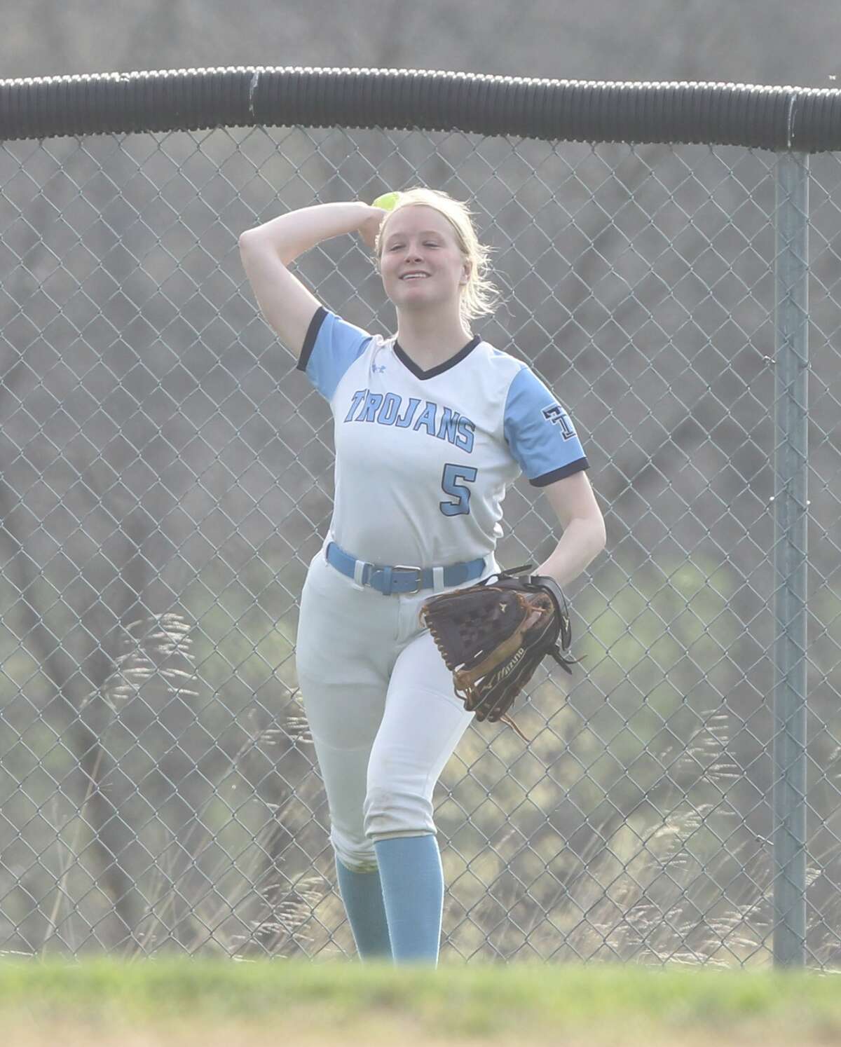 Triopia's Hailey Reynolds makes a catch you almost have to see to believe