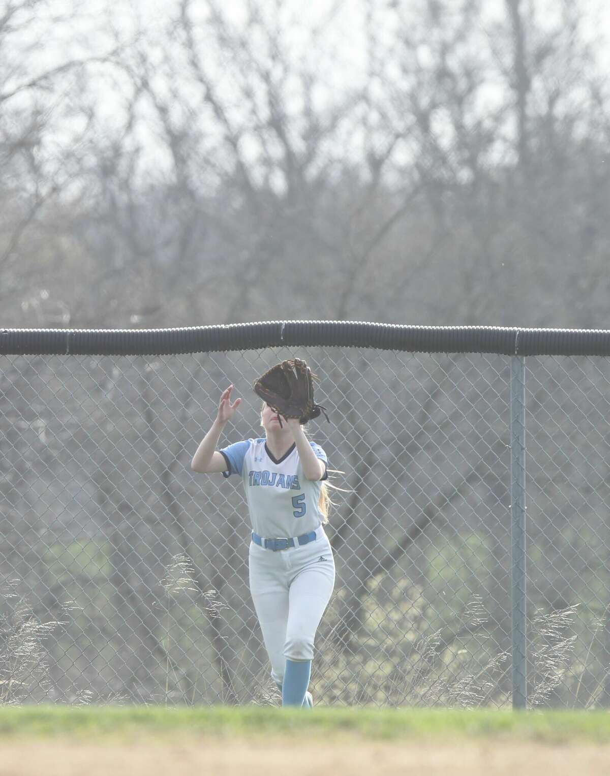 Triopia's Hailey Reynolds makes a catch you almost have to see to believe