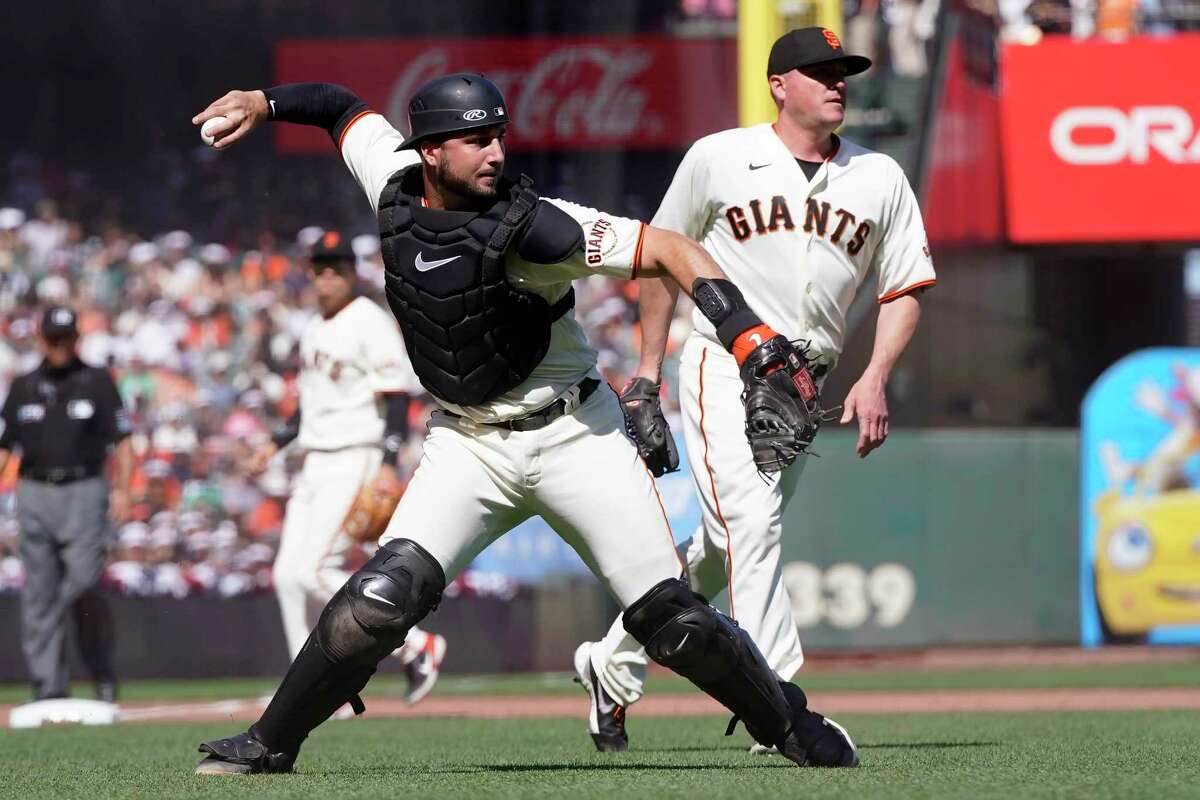 Out of Posey’s shadow, Giants catcher Joey Bart earns early-season praise