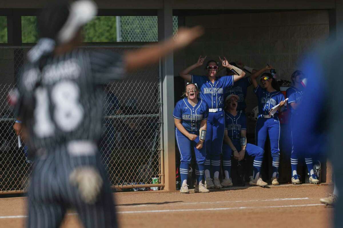 Collins’ 12 strikeouts help MacArthur clinch district title