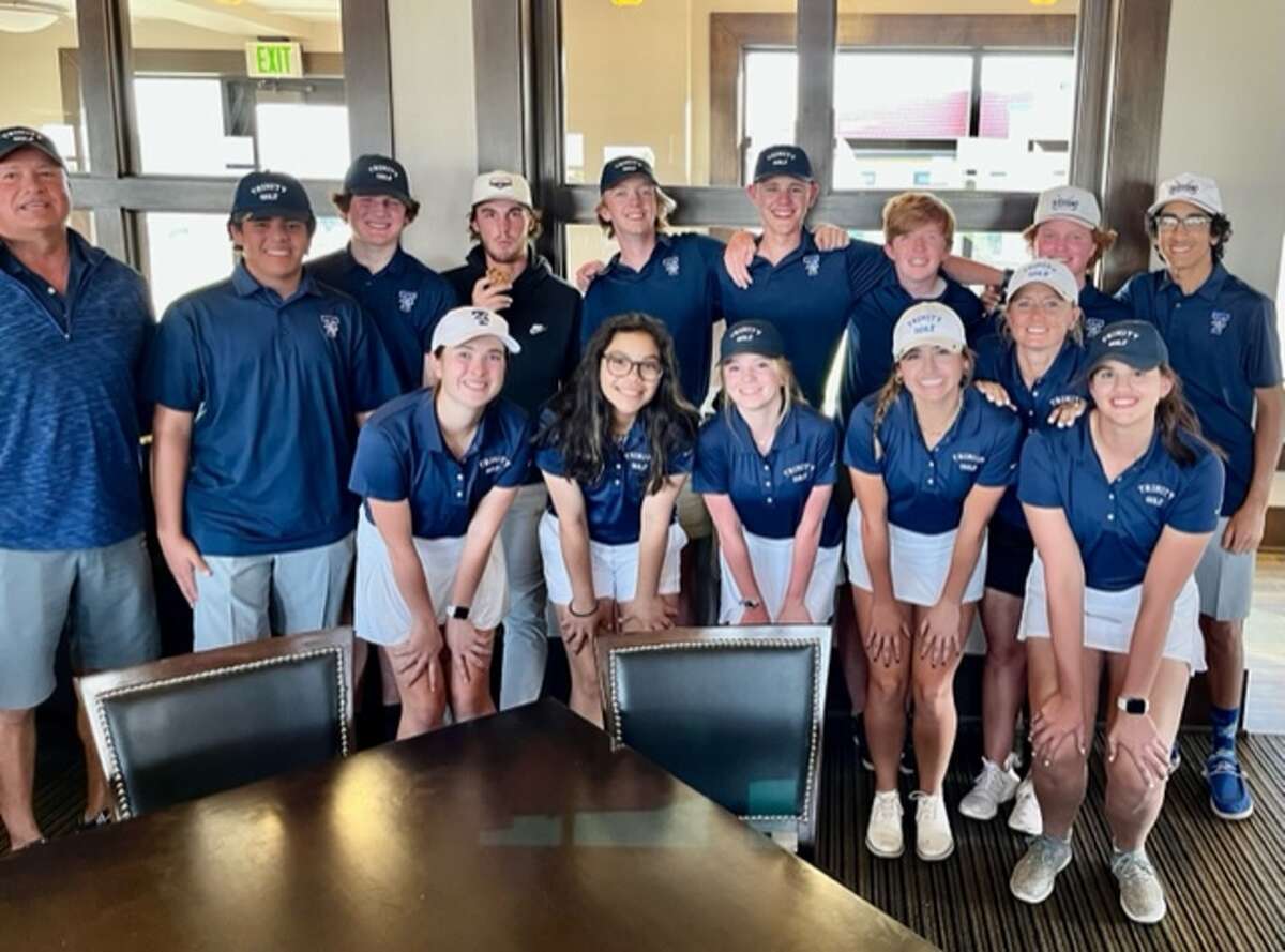 Trinity golf teams excel at district tournament