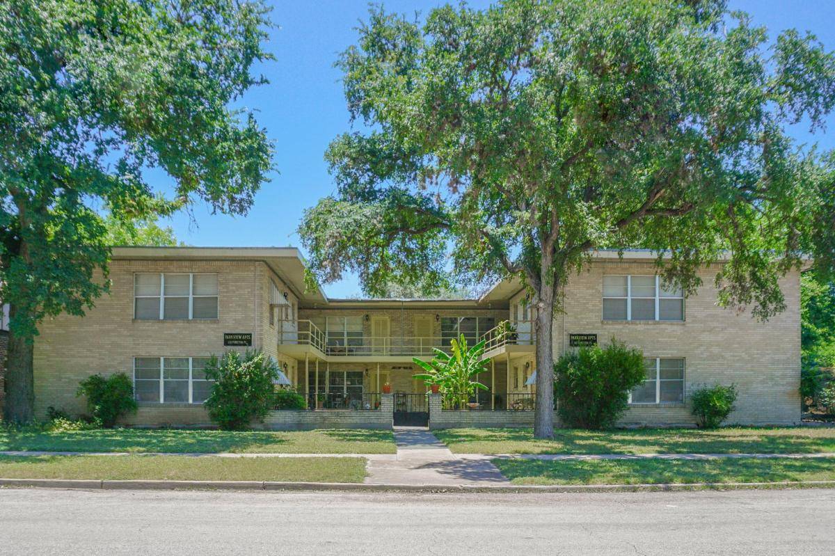 Guess The Rent Of This 2 bedroom San Antonio Apartment Off Broadway