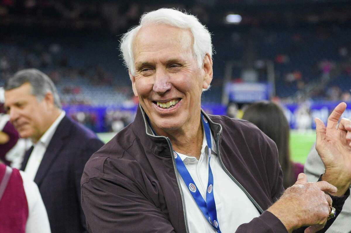 Texas A&M coach R.C. Slocum beats cancer, shares message