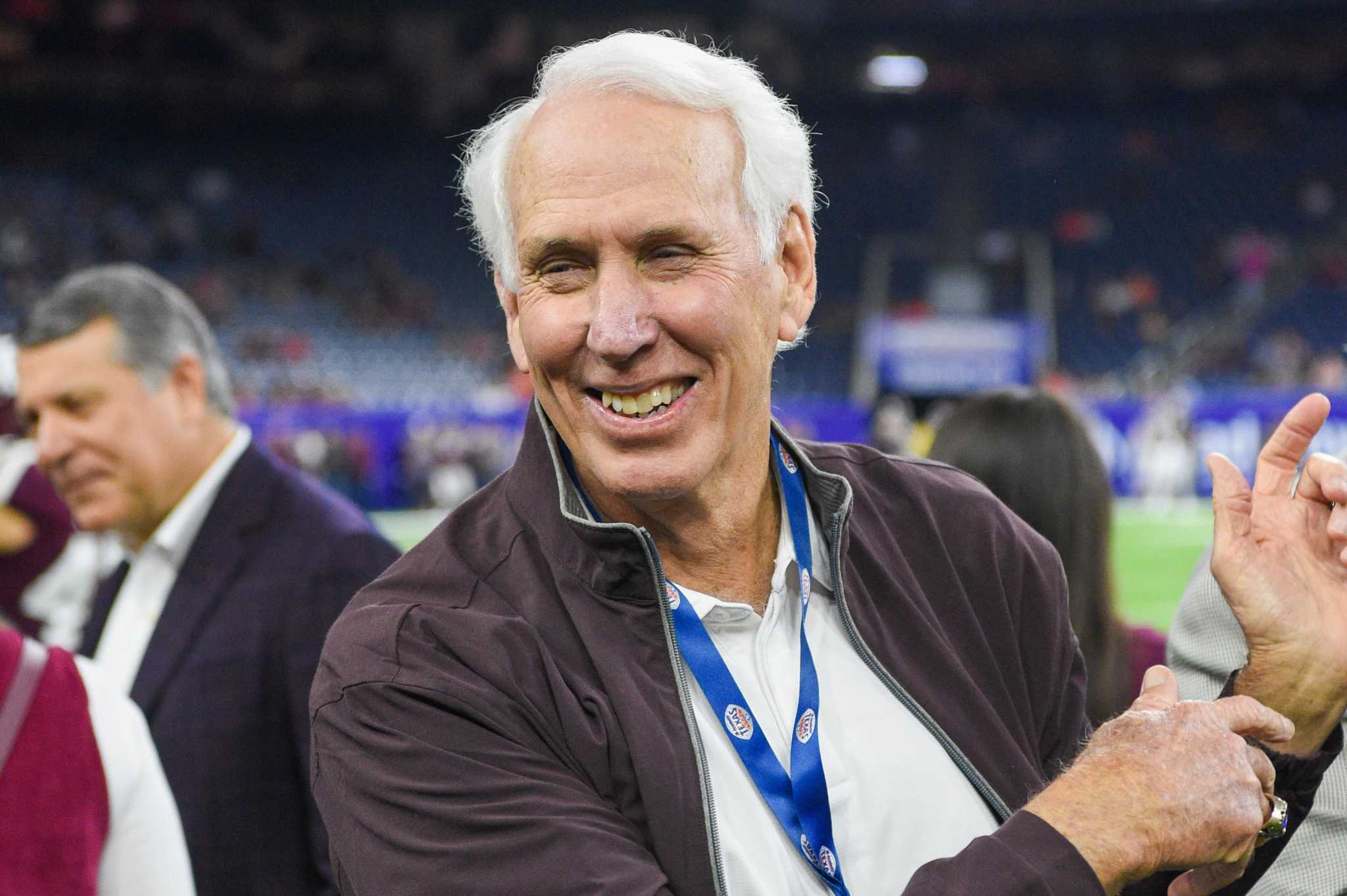 Texas A&M coach R.C. Slocum beats cancer, shares message