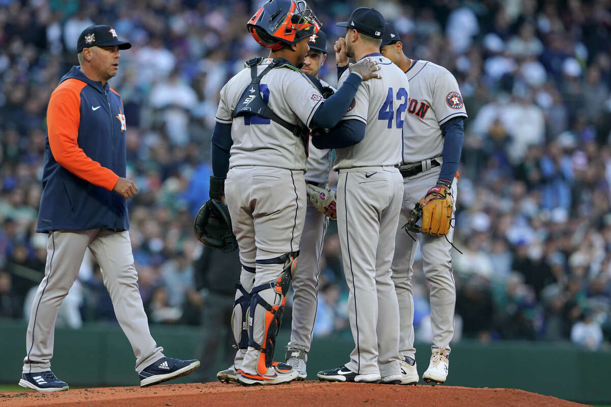 Astros blown out by Mariners in series opener