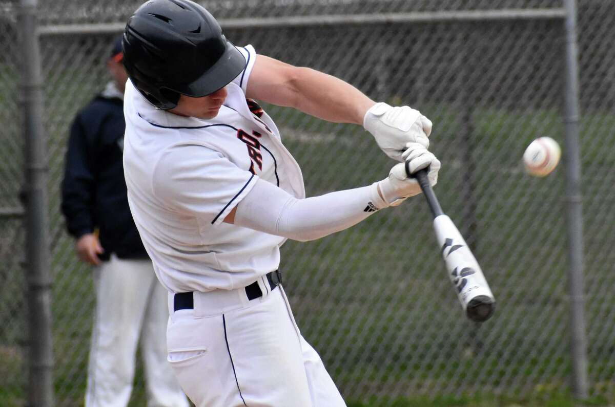 Shelton baseball edges Lyman Hall