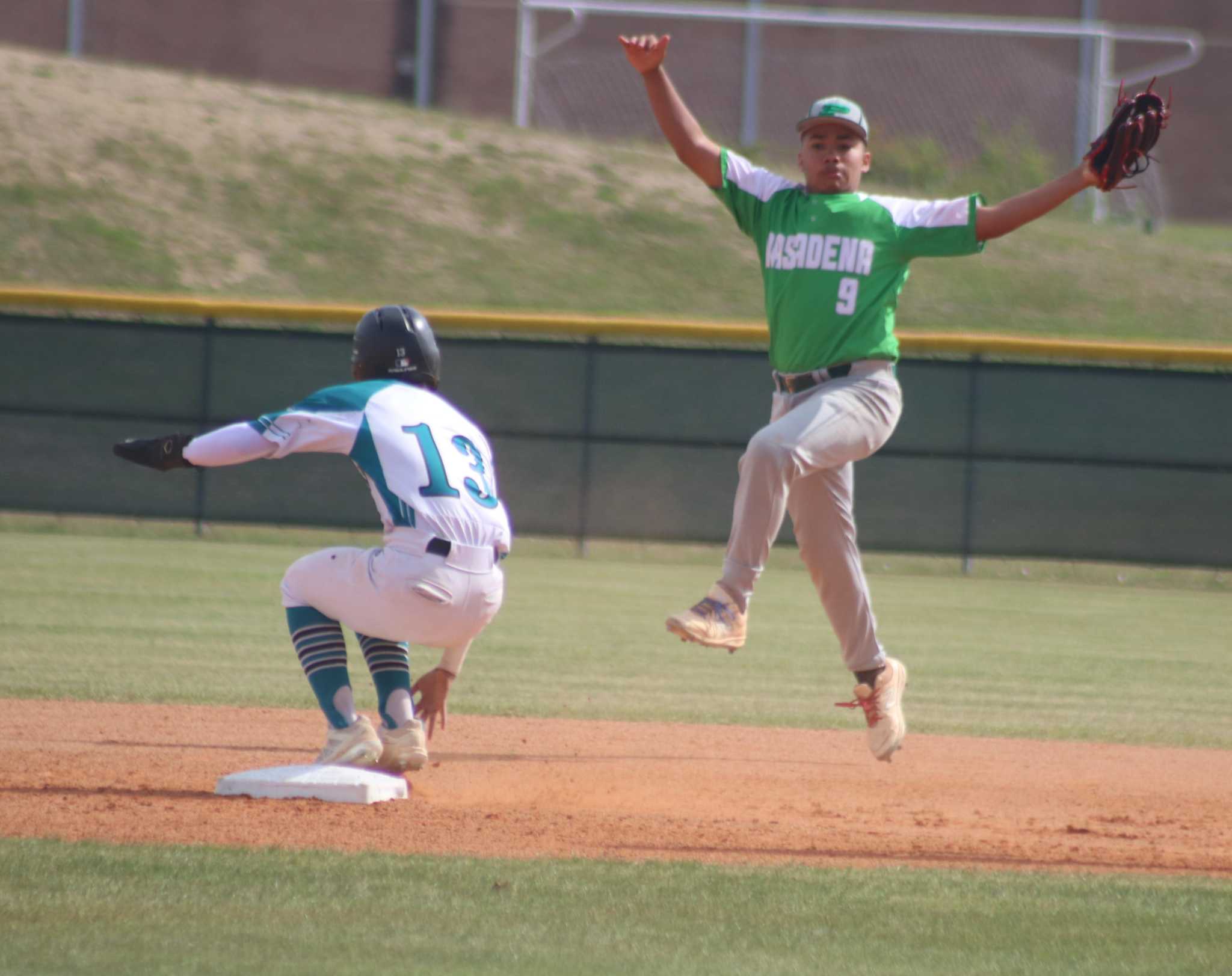 Pasadena Memorial, Dobie baseball teams lock up playoff berths