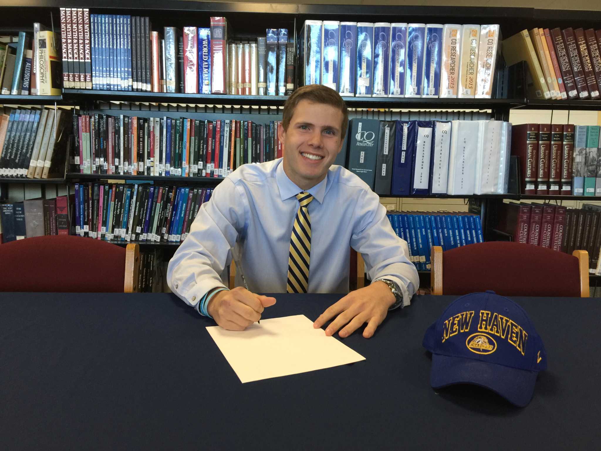 Football: Foran's Huber signs to play at New Haven