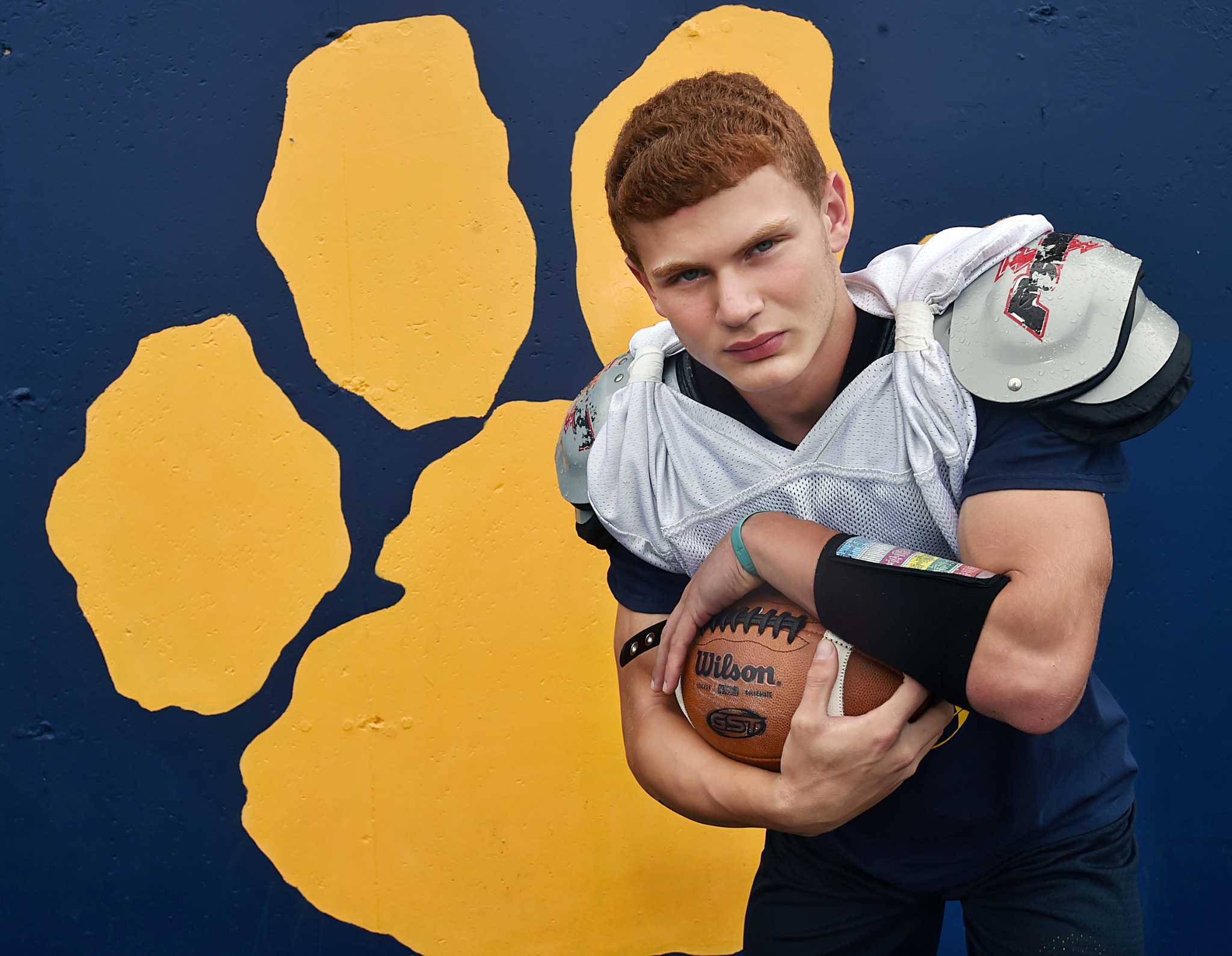 Football: Melms does it all for Seymour