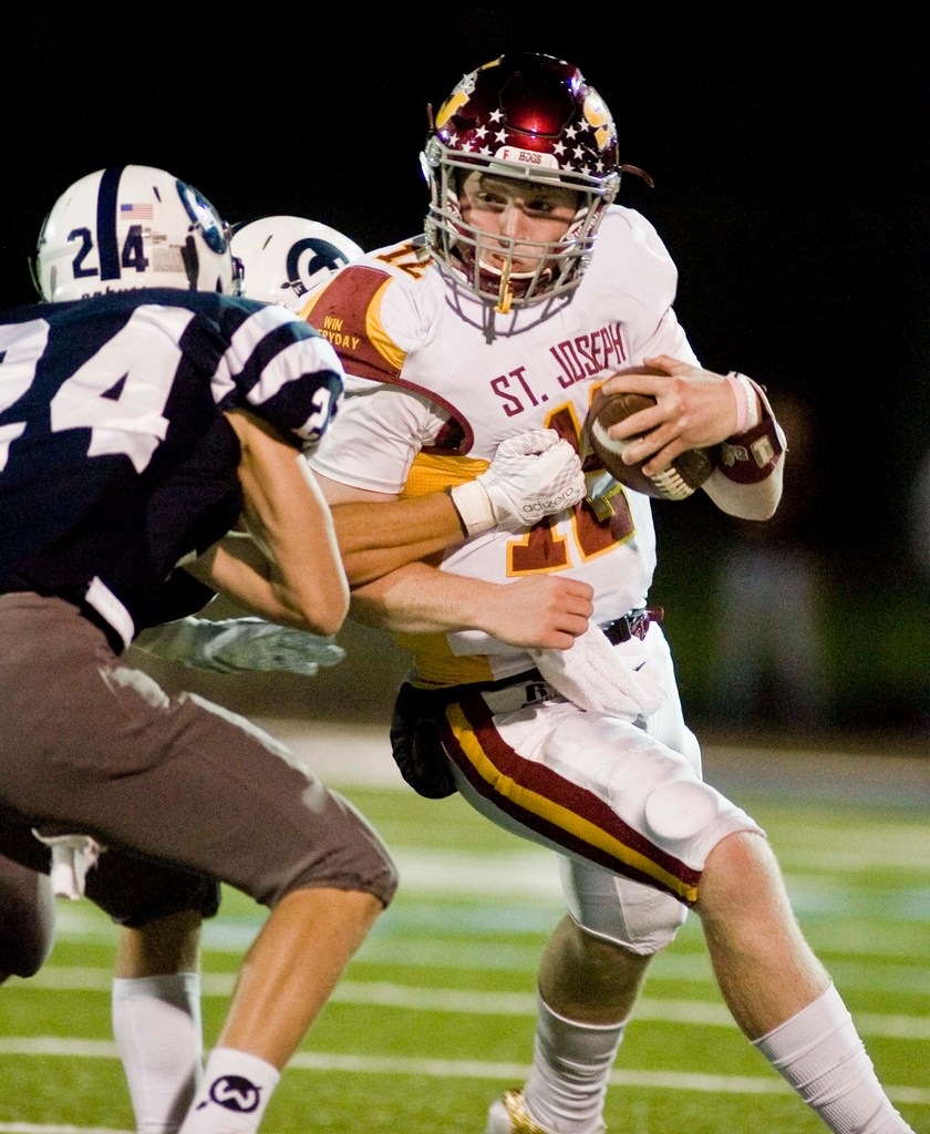 Football: St. Joseph defense turns tide in second half in victory over ...