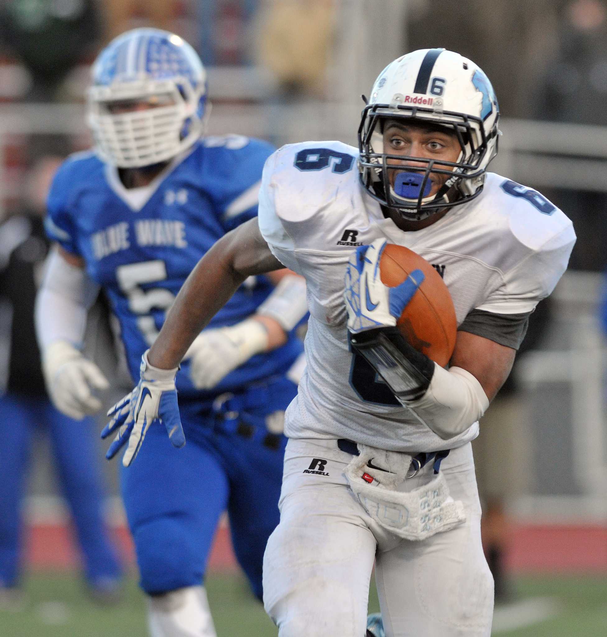Darien rallies past Middletown in defensive struggle, sets up rematch ...