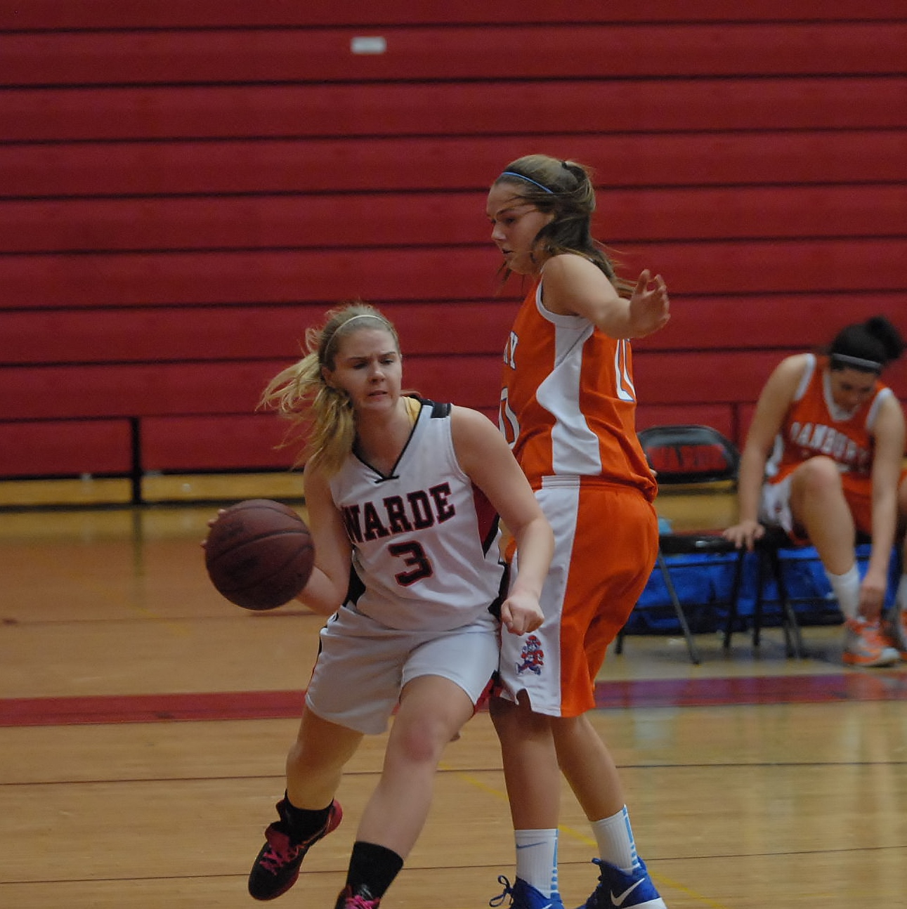 Warde relying on experience, depth for successful season