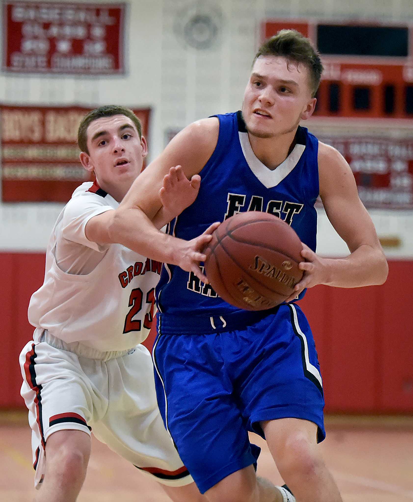 Boys basketball notebook: East Hampton dominating Shoreline Conference