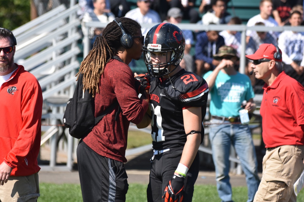 Week 4 Football Notes: Former UConn back Dixon chipping in at Cromwell ...