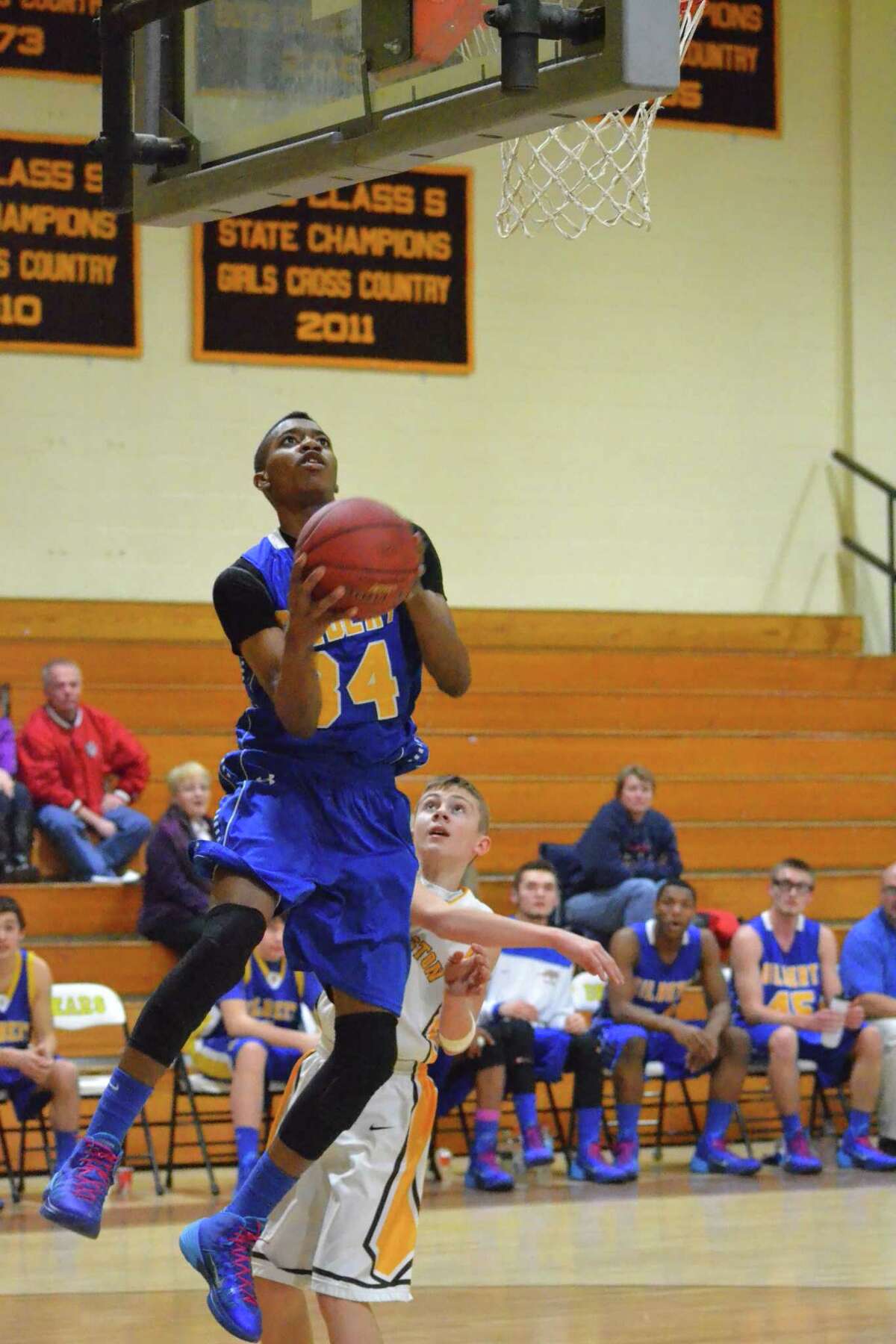 Gilbert boys basketball rolls past Thomaston