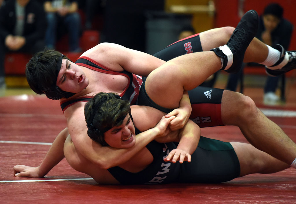 New Canaan wrestling edges Norwalk 40-39 on tiebreaker
