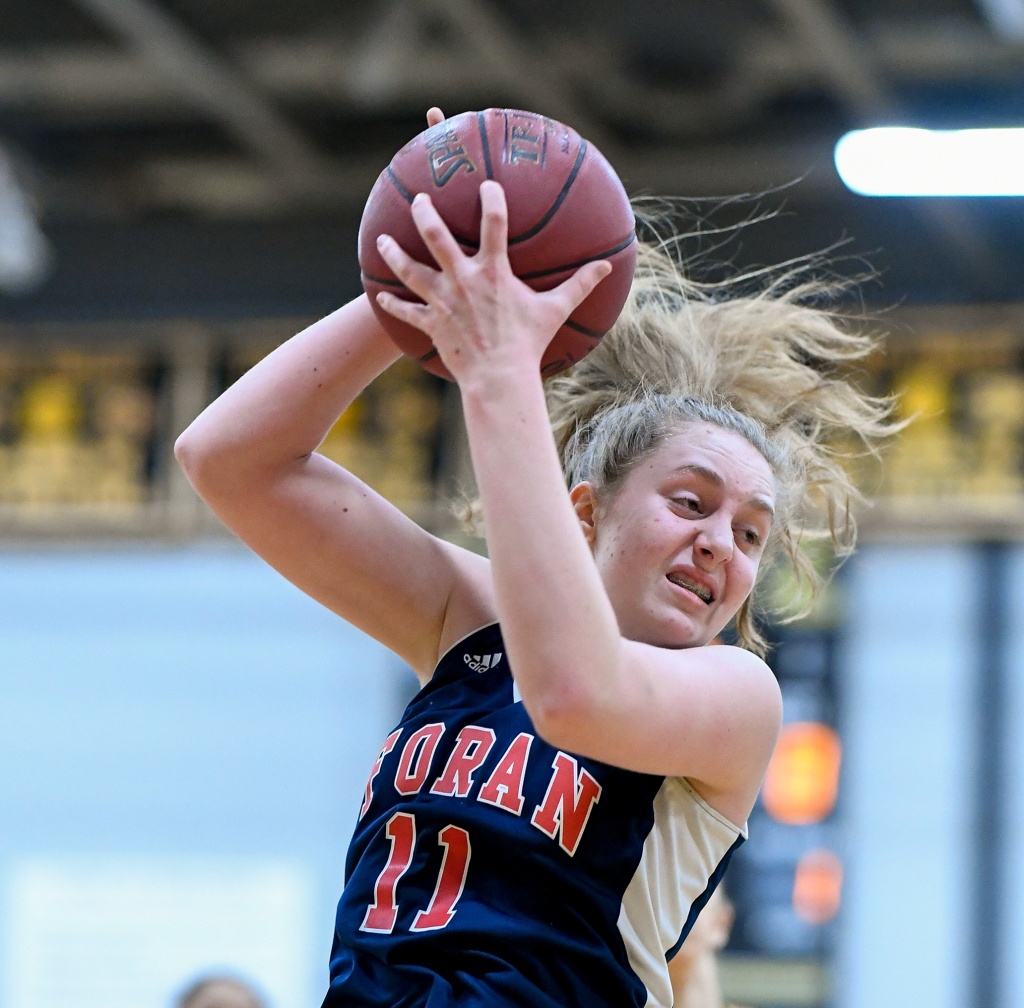 No. 9-seeded Foran takes rubber match from Law, advances to SCC ...