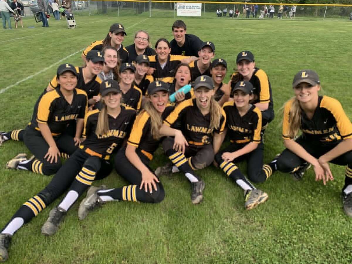 Jonathan Law seniors complete sweep of Foran