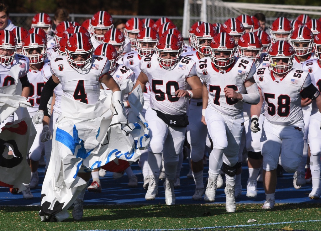 CIAC football committee votes recommendation to push season to 2021 ...