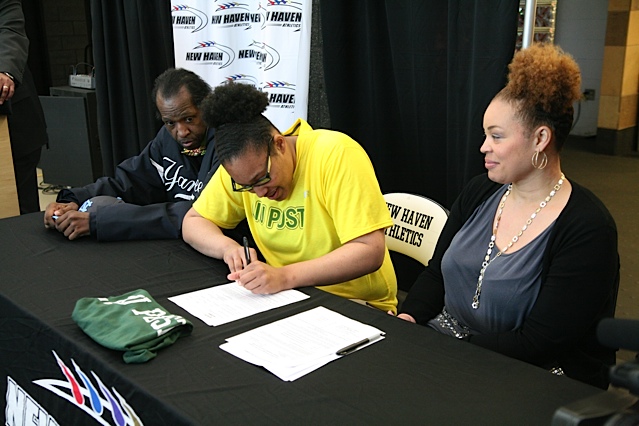 Girls basketball beat: Hillhouse's Beene signs with LIU Post