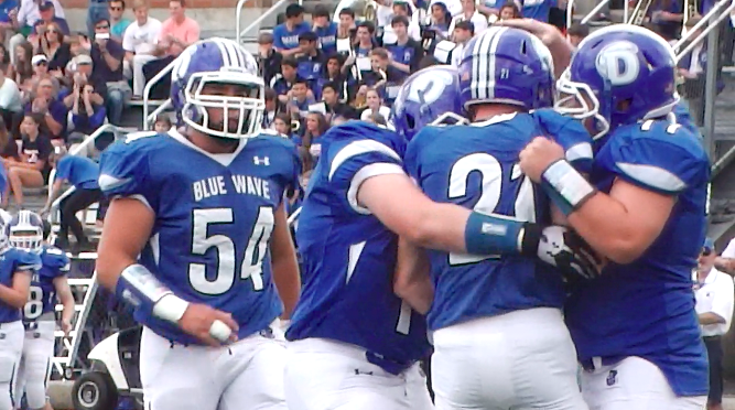 Darien football serves notice with 42-21 rout of Greenwich