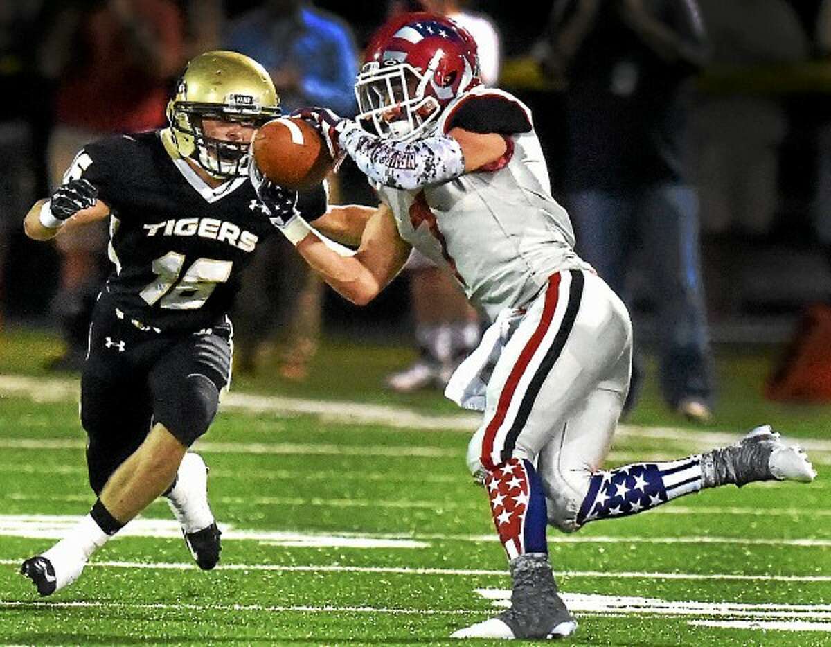 Football: Defense makes statement for No. 9 New Canaan in win over No ...