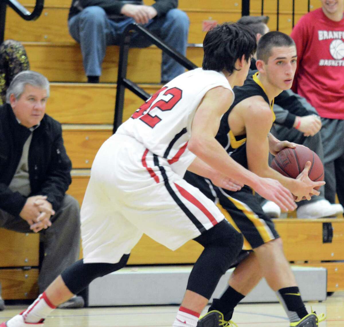 Boys basketball: Branford uses its height to beat Law