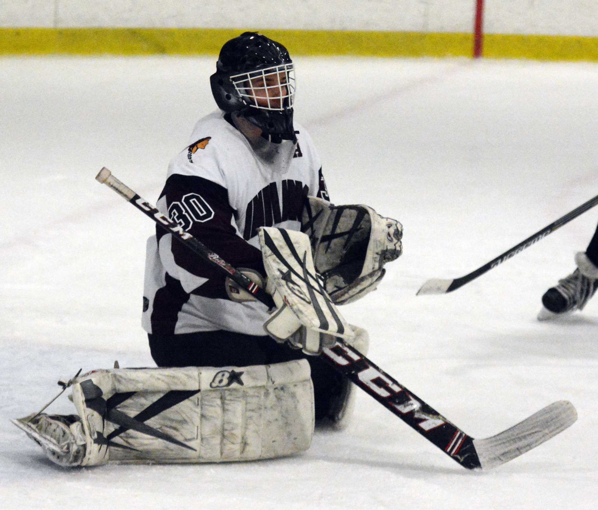 Hockey: Despite penalty issues, North Haven eventually rolls past Hand