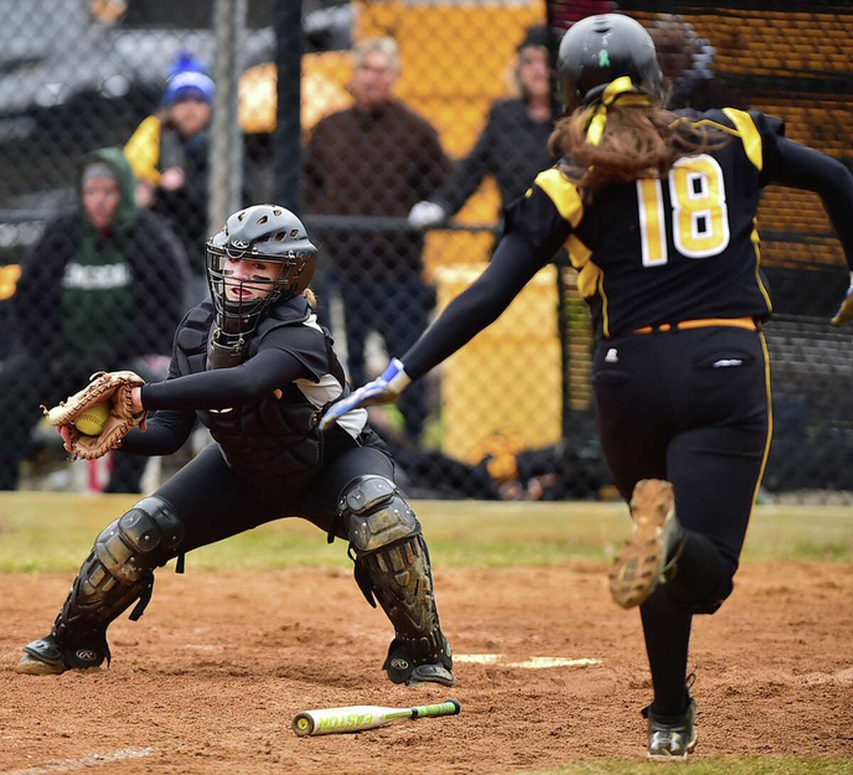Softball: No. 4 Amity powers past Hand