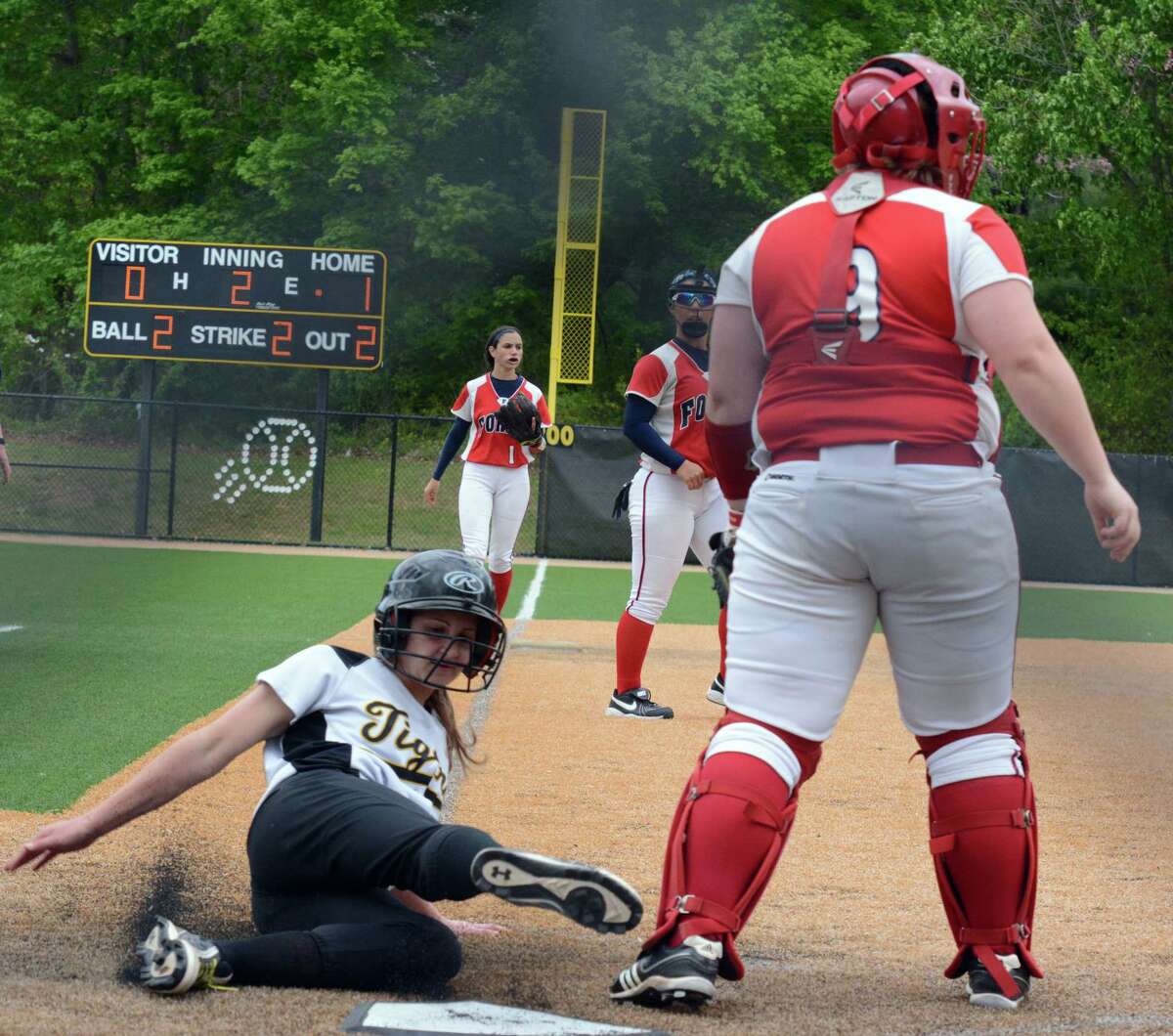 Softball: Omdahl's double lifts Hand over Foran, to Hammonasset title