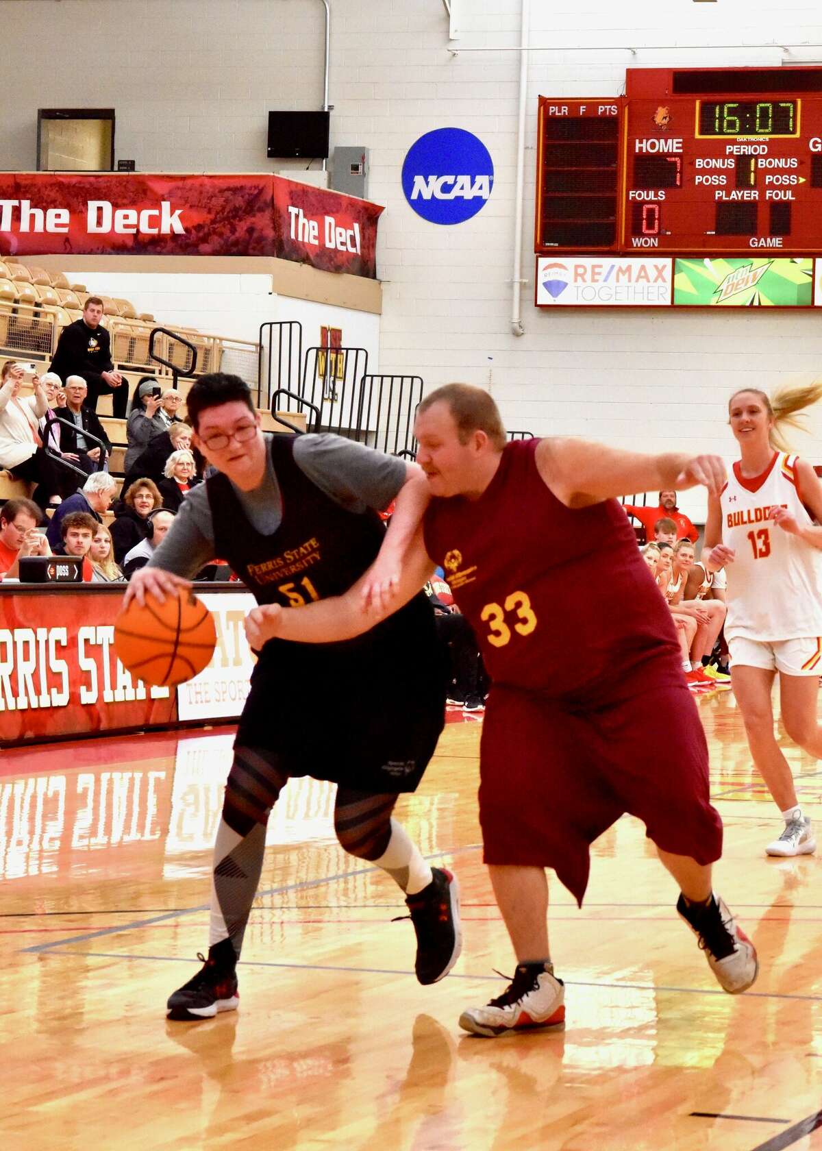 PHOTOS: Athletes shine during Special Olympics benefit game