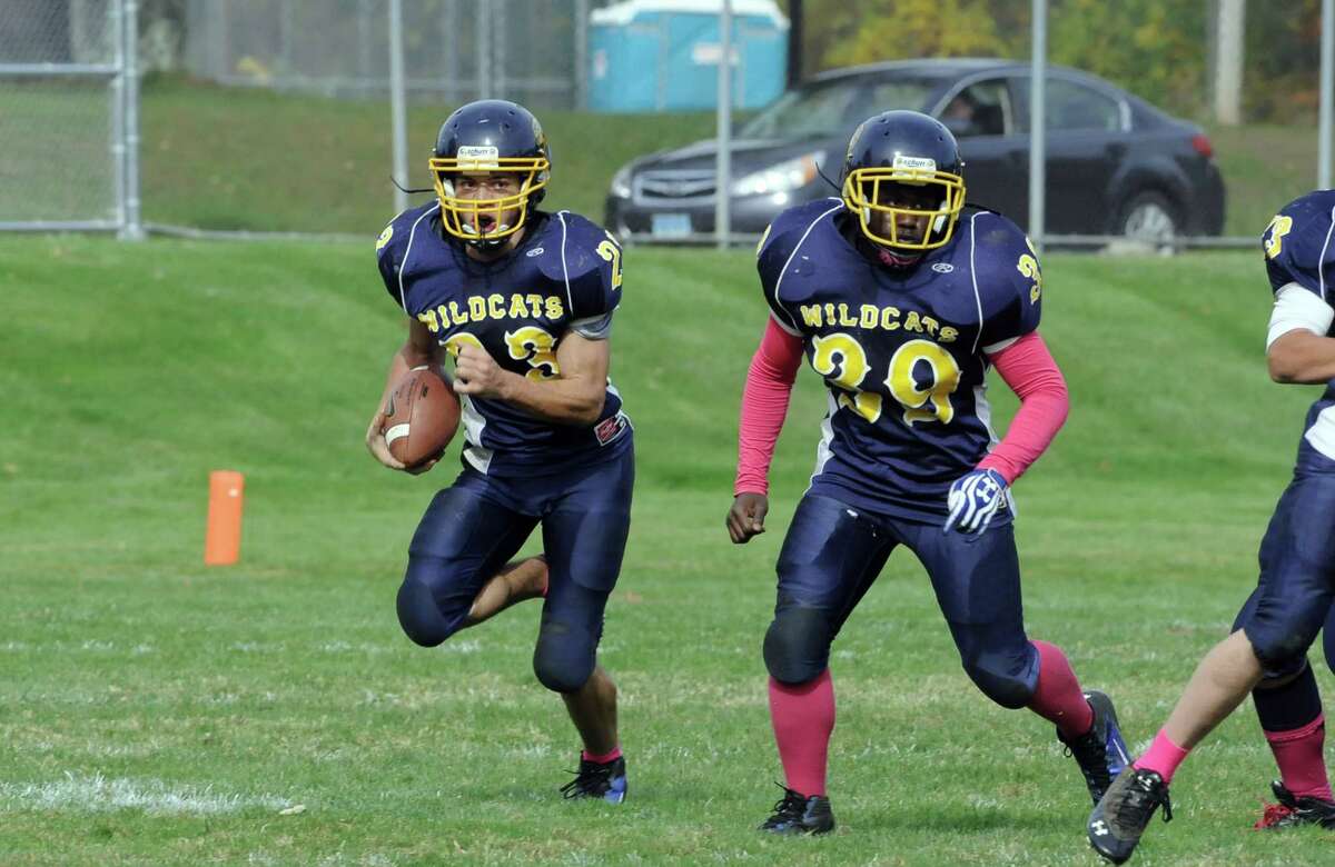 Prince Tech football stays undefeated with win over Wolcott Tech