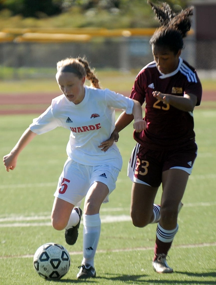 Girls soccer: Defensive effort lifts unbeaten St. Joes past Warde