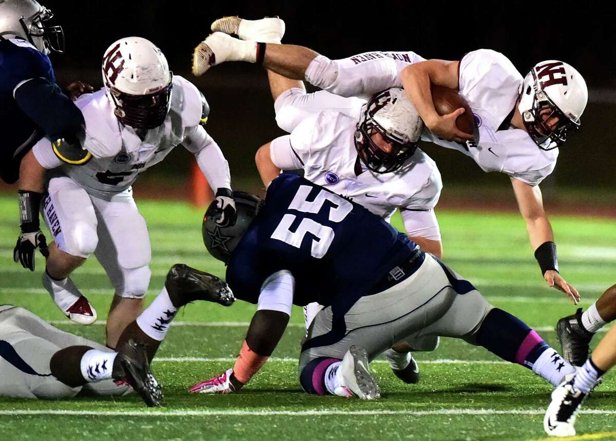 Football: No. 6 North Haven improves to 7-0 with win over Hillhouse