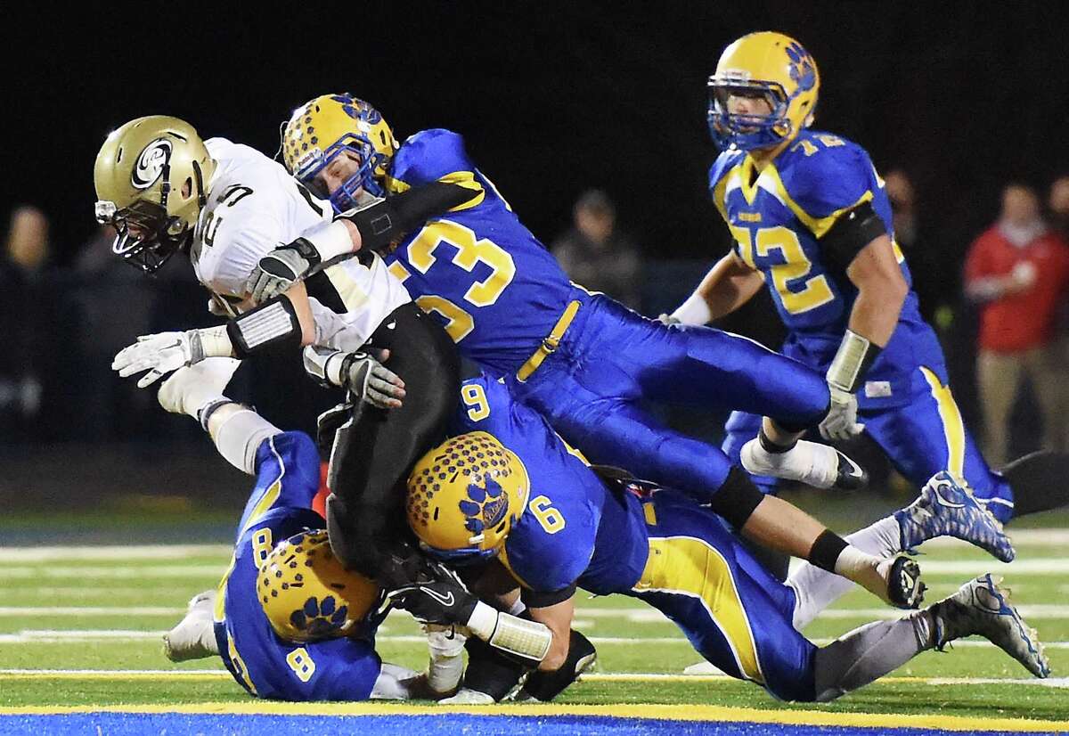 Football: Seymour routs Woodland, clinches first playoff berth since 2008