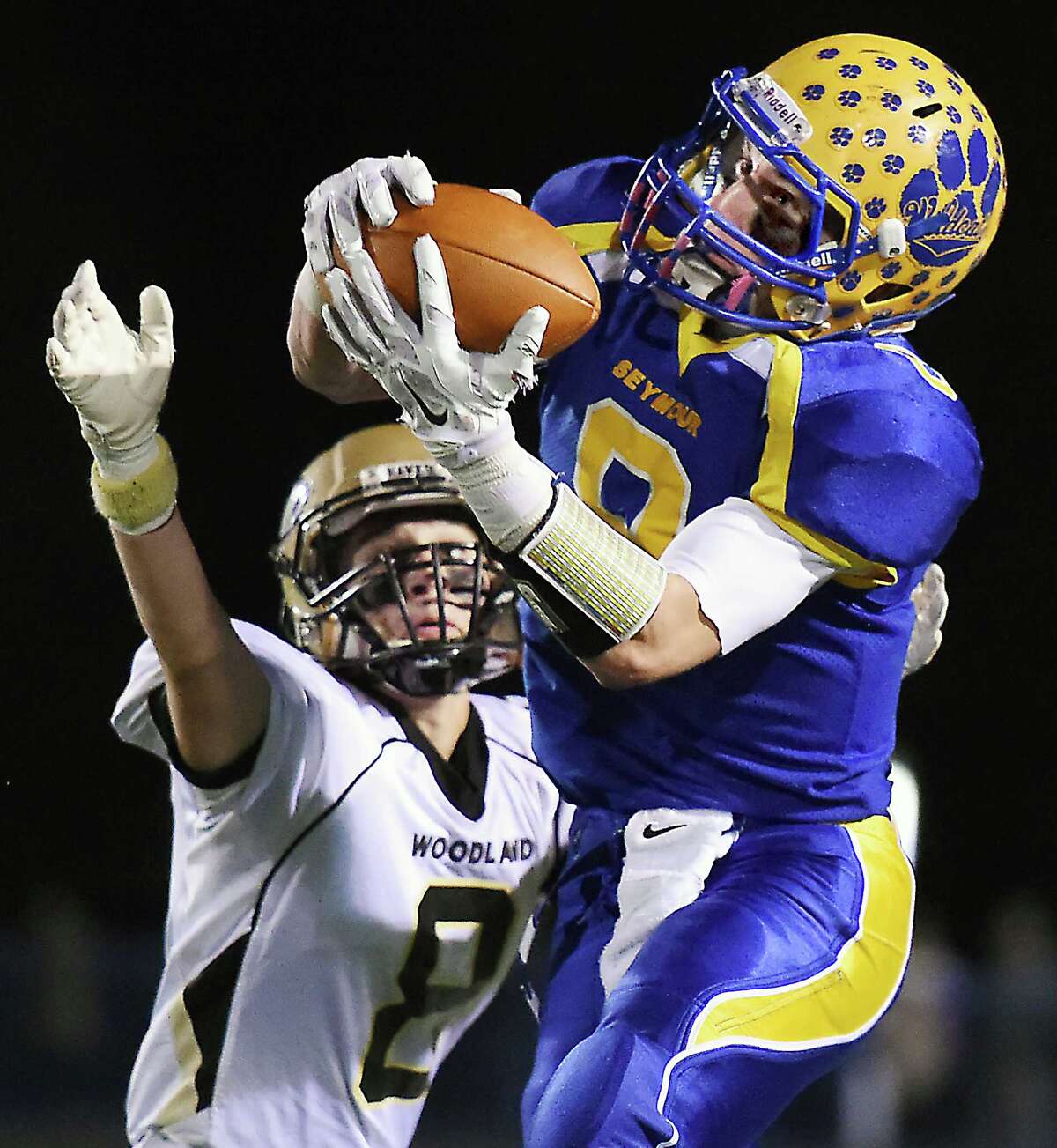 Football: Seymour routs Woodland, clinches first playoff berth since 2008