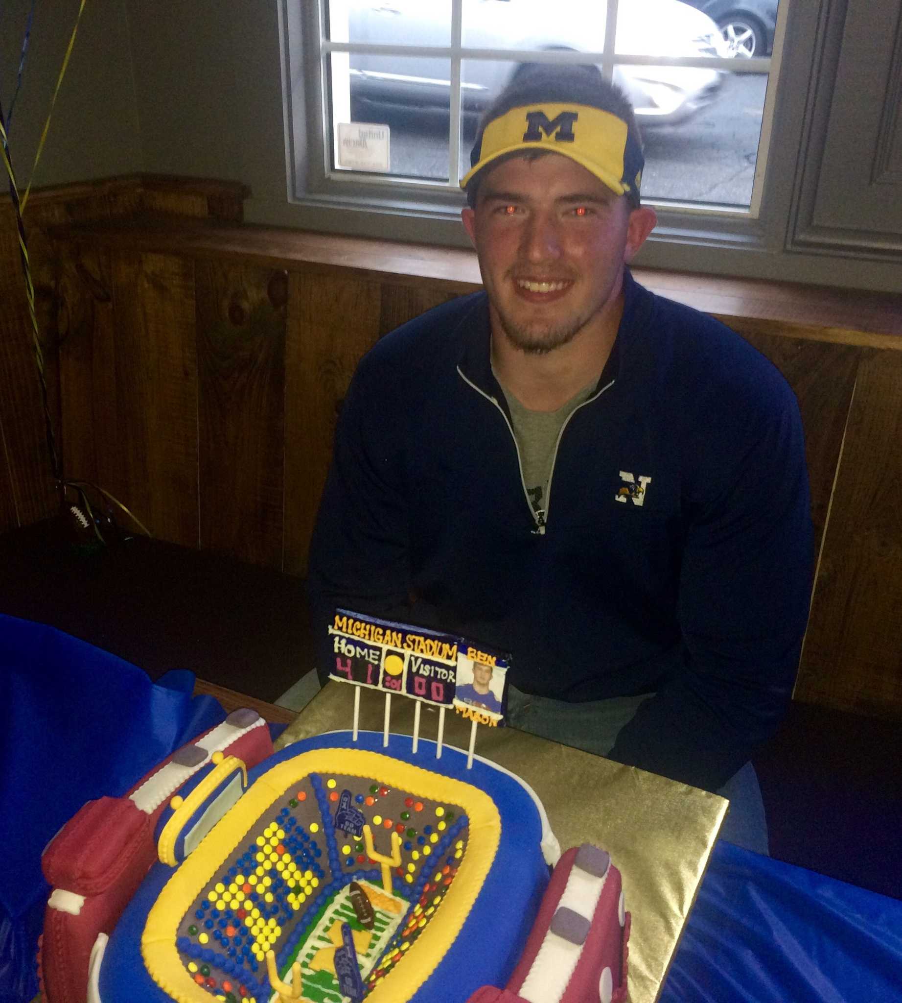 Football: Newtown LB Ben Mason commits to Michigan